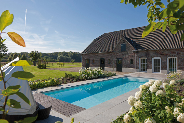 D-Line by RivieraPool: - Zwembad - Wellness & Zwembad - Wonen.nl