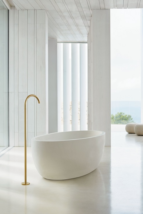 Iconische kranen van VOLA ook leverbaar in PVD coatings - kraan - badkamer - WONEN.nl