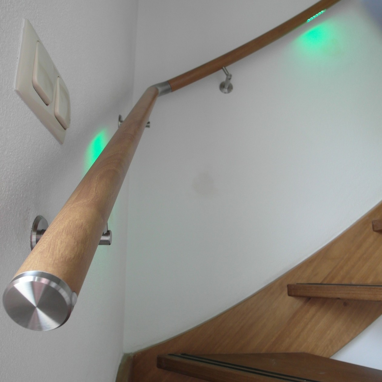 Trapleuning met LED - trap - verbouwen - Wonen.nl