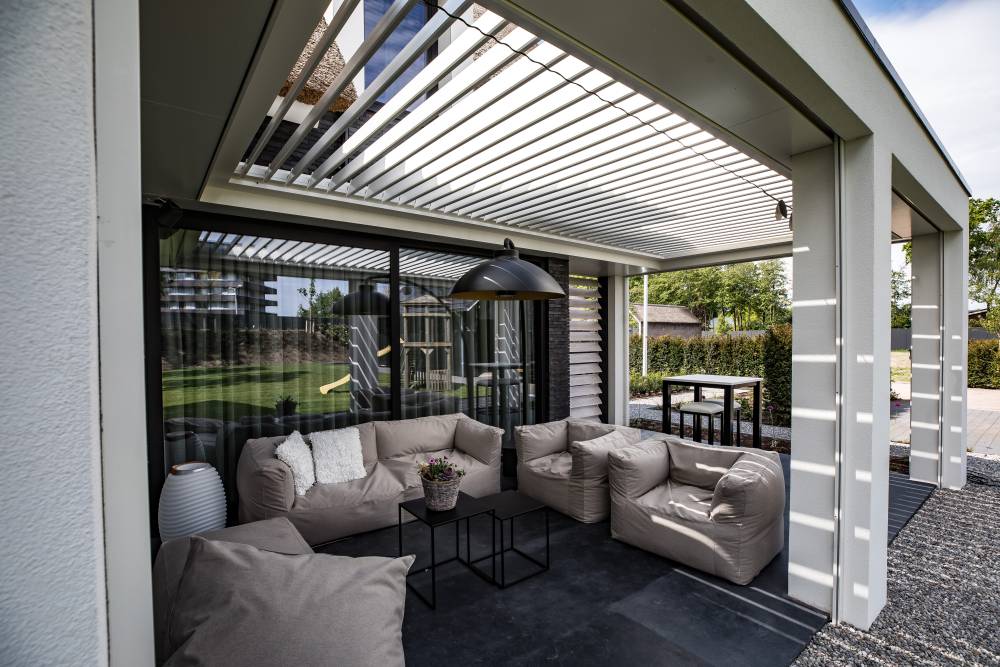 Livium buitenshutters - zonwering - tuin - WONEN.nl