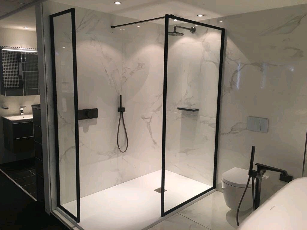 Maatwerk Douchewanden - douchecabine - badkamer - WONEN.nl