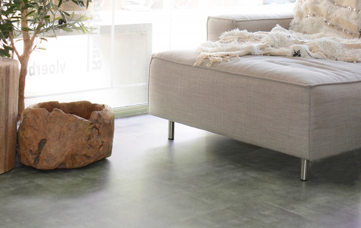 PVC tegels met betonlook - kunststofvloer - vloer - Wonen.nl